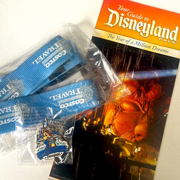 Disney | Jewelry | Disneyland The Year Of A Million Dreams Bundle ...